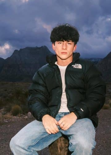 The Hello Magazine: Celebrities, Lifestyle, Entertainment, Birthdays